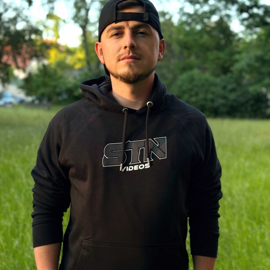 snapbacky, kšiltovky a jiné epice